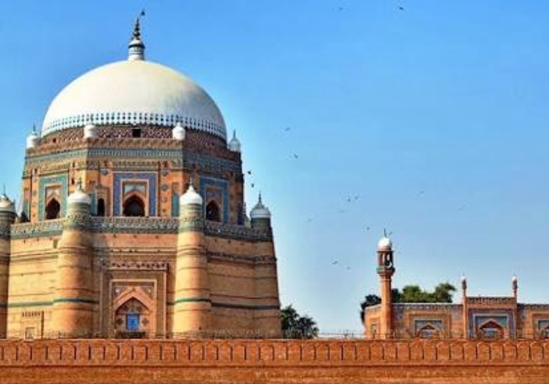 Darbar of Hazrat Shah Rukn-E-Alam | Multān - travelstoke