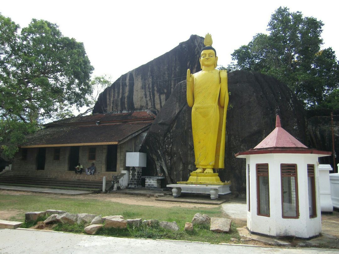 Yatagala Raja Maha Viharaya | Galle - travelstoke
