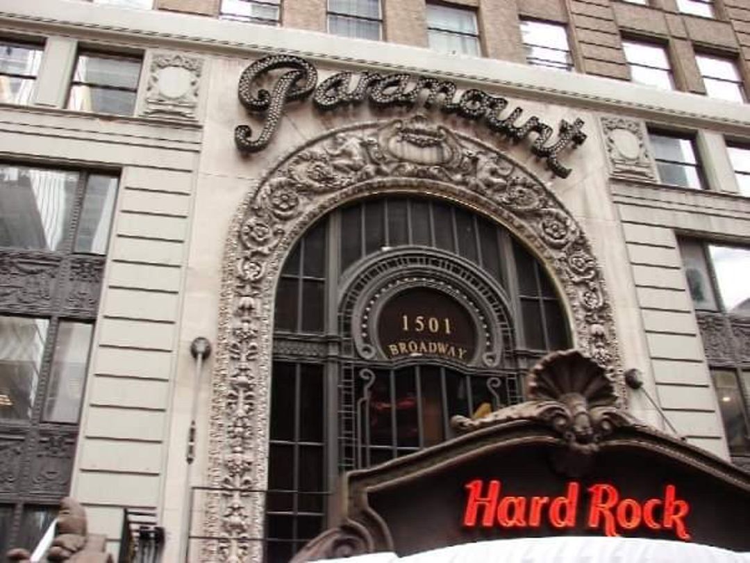 Paramount Theater | New York City - travelstoke