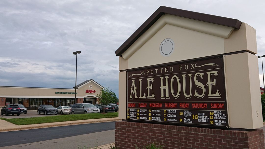 [CLOSED] Spotted Fox Ale House | Saint Charles - travelstoke