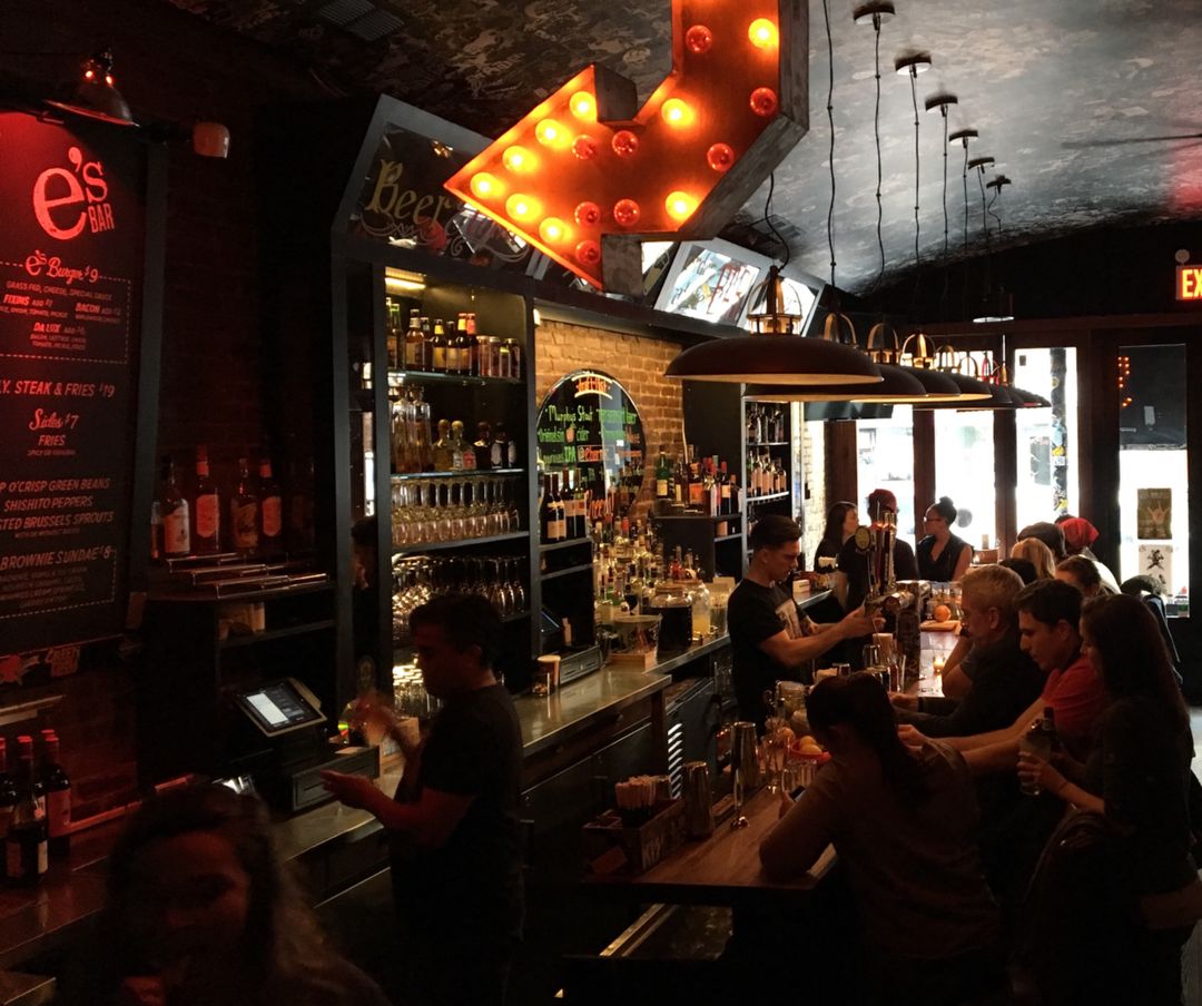 e's BAR | Manhattan - travelstoke